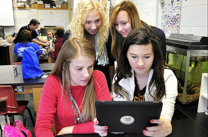 JCHS teachers work on mobile technology curriculum | Jefferson City ...