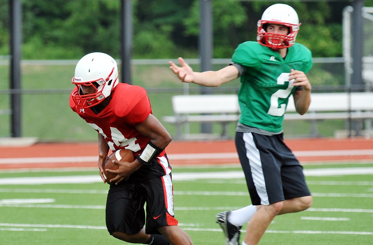 Competition strong for football Jays | Jefferson City News Tribune