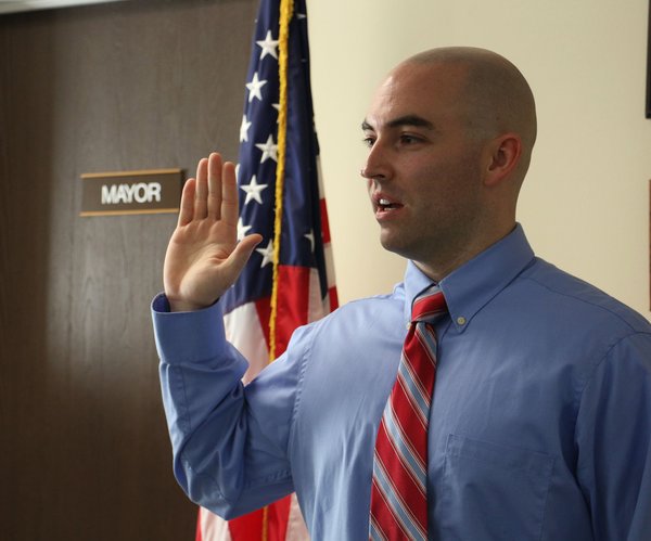 New Bloomfield swears in new reserve police officer | Fulton Sun