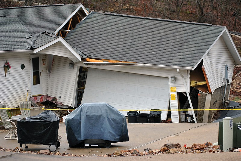 UPDATE: Rural Camden County home is still sliding into Lake | Jefferson ...