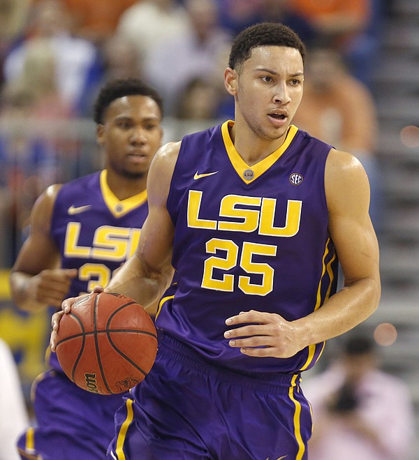 Simmons says he'll enter the NBA draft