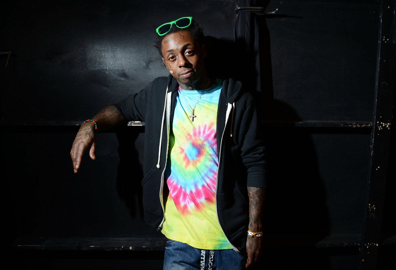 Rapper Lil Wayne hospitalized after 2 seizures on plane | Texarkana Gazette