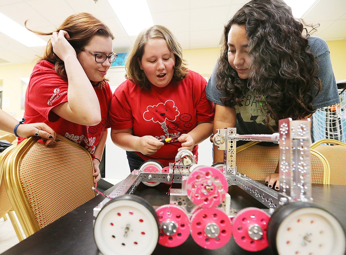 Robotics teams in Waco lean toward science, technology | Texarkana Gazette
