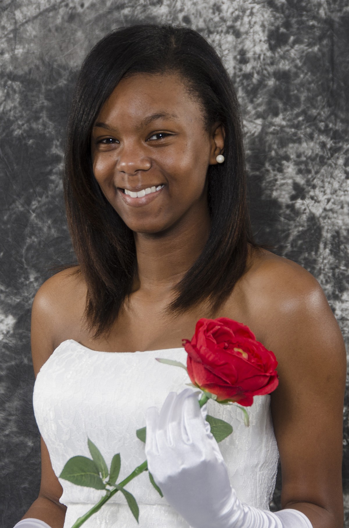 Las Amigas presents 16 debutantes at annual ball | Texarkana Gazette