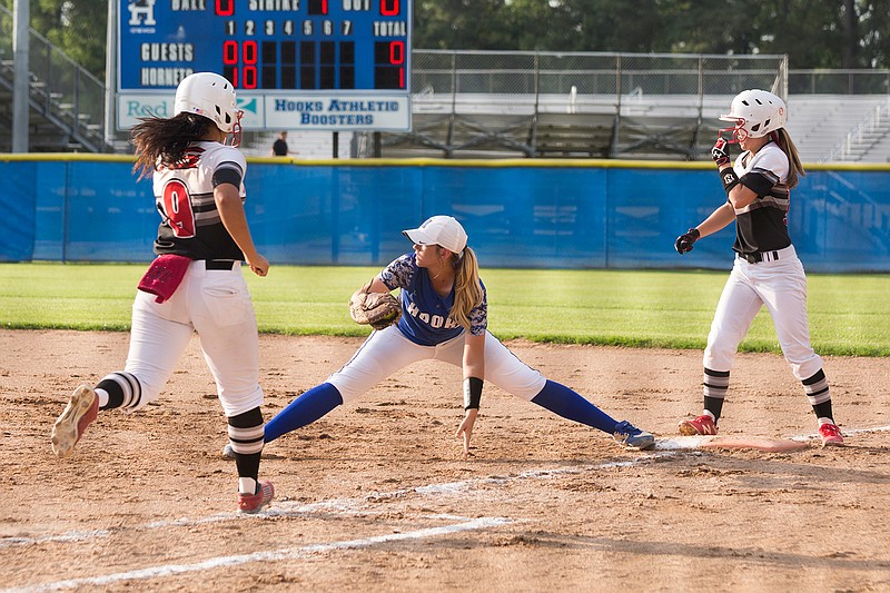 To the wire: Lady Mustangs top Hooks, take district crown | Texarkana ...