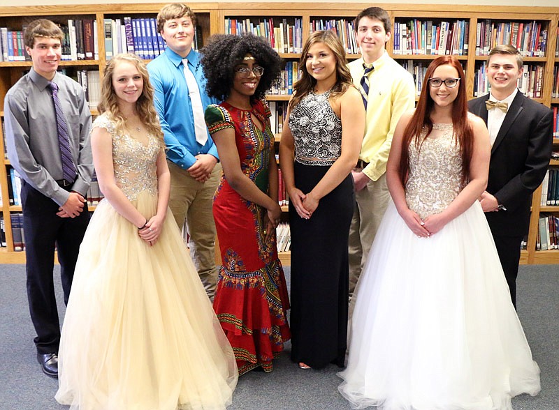 Blair Oaks names 2017 prom court | Jefferson City News Tribune
