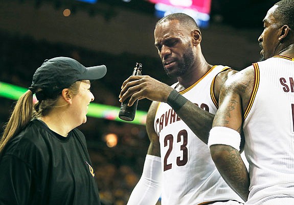 LeBron scores 35, grabs beer as Cavs top Raptors | Jefferson City News ...