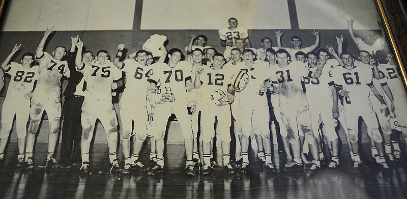 Undefeated 1967 Rabbits look back on season at reunion | Texarkana Gazette