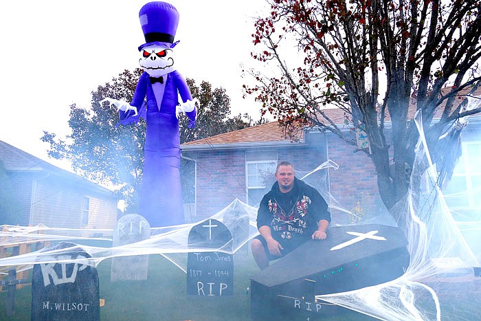 Strothers back with new haunting display | Fulton Sun