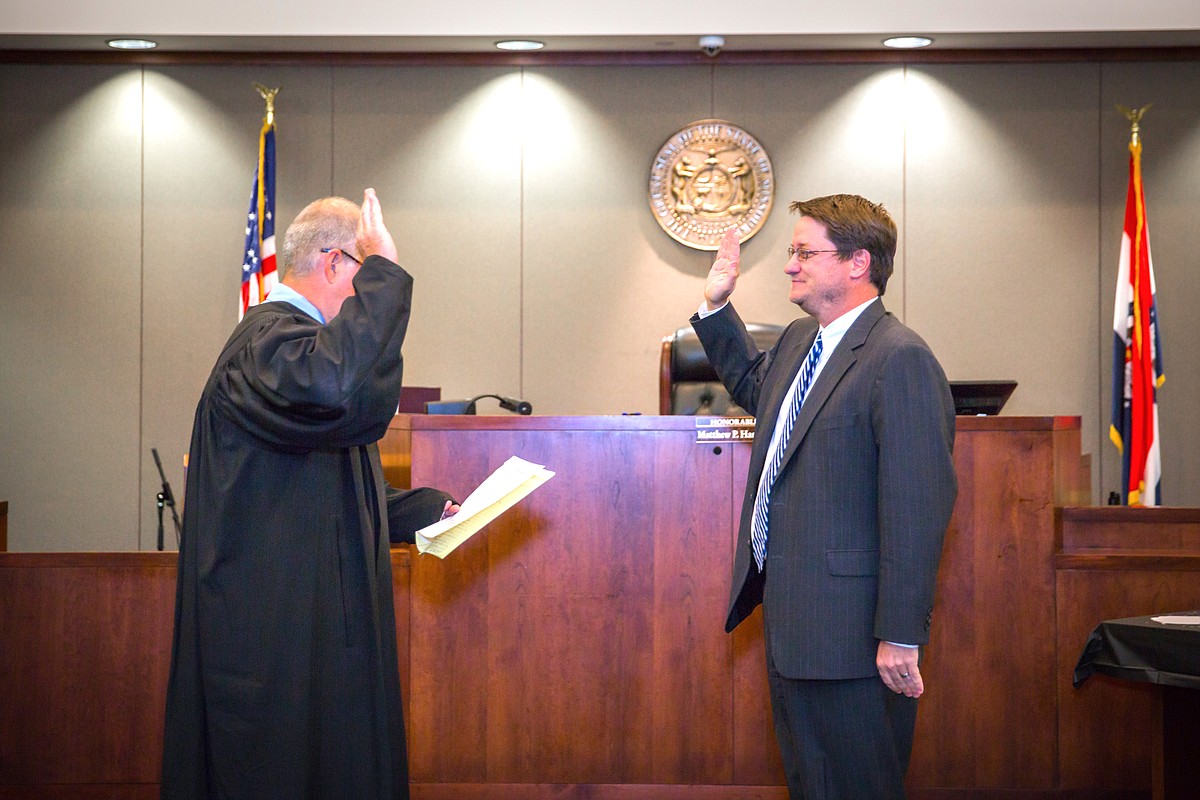 New circuit judge for 5 counties sworn in | Jefferson City News Tribune