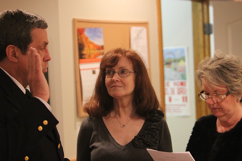 New Prairie Home police chief sworn in | Jefferson City News Tribune