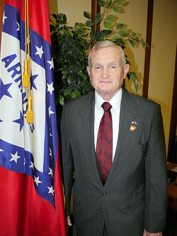 Former Arkansas-side Director Travis Odom dies at 81