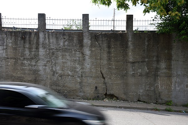 City to remove leaning Monroe Street retaining wall | Jefferson City ...