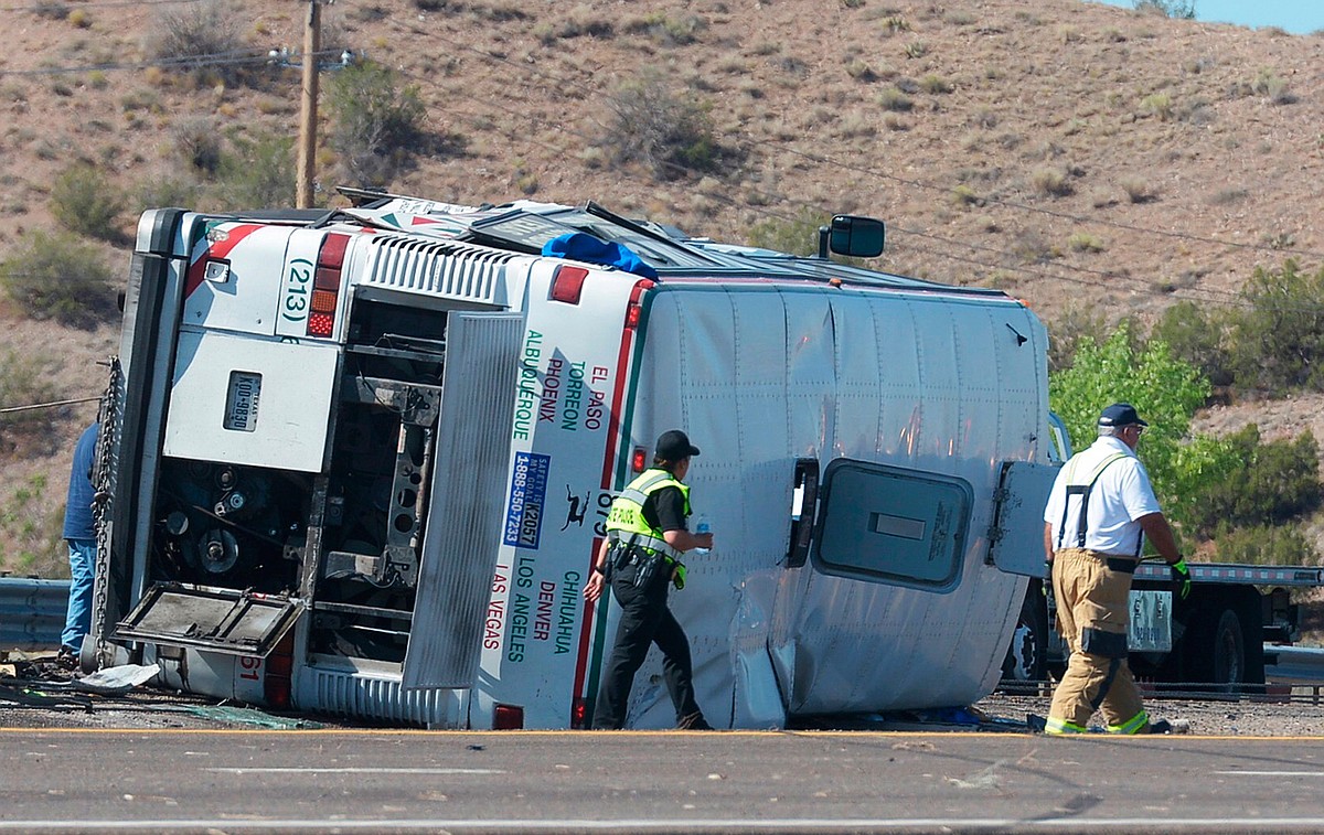 Passenger bus crash kills 3, injures 24 near Albuquerque, New Mexico ...