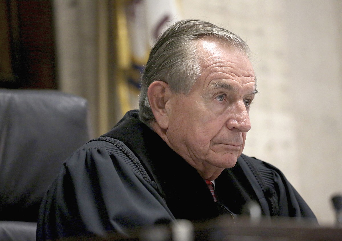 Taskmaster judge presides over Chicago cop's murder trial | Jefferson ...