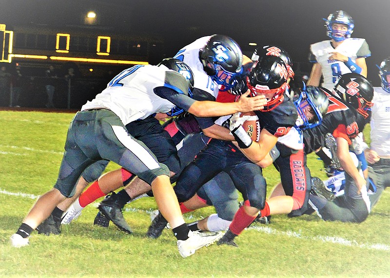 Football: Bulldogs maximize opportunities to knock off Bobcats | Fulton Sun