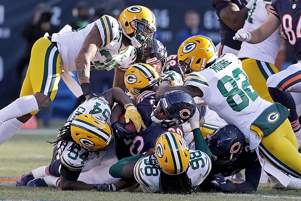 NFL Capsules: Bears take NFC North title with win vs. Packers ...