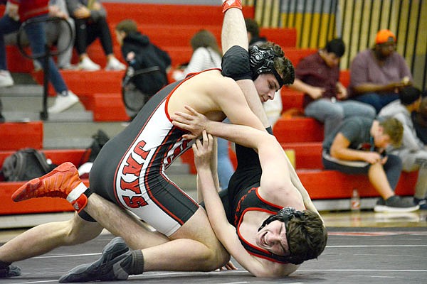 Jays wrestling wins duals vs. Ozark, Nixa | Jefferson City News Tribune