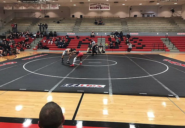 Jays top Rock Bridge in wrestling dual | Jefferson City News Tribune