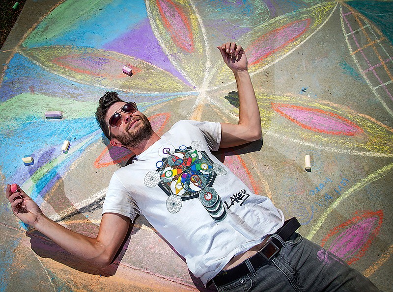 Texas artist uses chalk to share bright colors on spring day ...