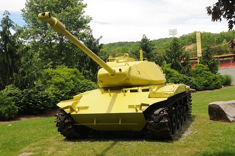 Historic tank turns yellow | Texarkana Gazette