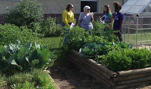 Middle-school students compete in 4-H gardening | Texarkana Gazette