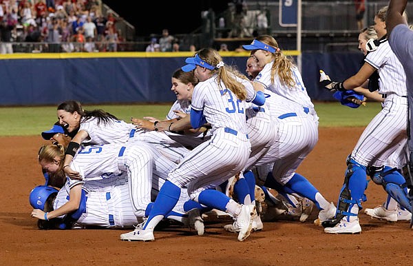 UCLA tops Oklahoma to win 13th national title | Fulton Sun