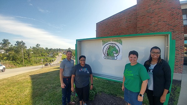 THORPE GORDON ELEMENTARY: Teachers, staff marshal forces to help ...