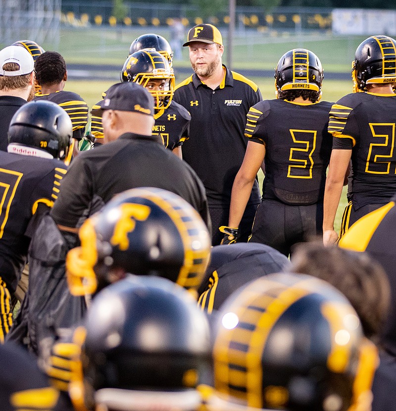 High school football: Simmons, Hornets secure first victory | Fulton Sun