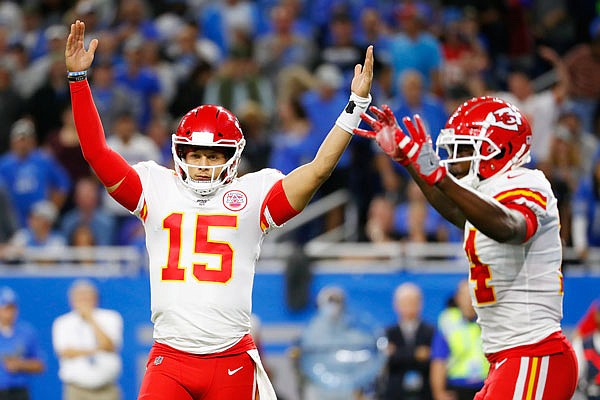 Colts-Chiefs remains showdown between young quarterbacks