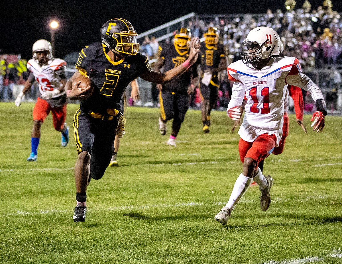 High school football: McNeil breaks out in career effort | Fulton Sun