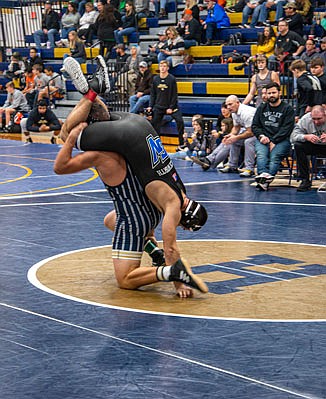 Helias goes 5-2 at Missouri Duals to finish fifth | Jefferson City News ...