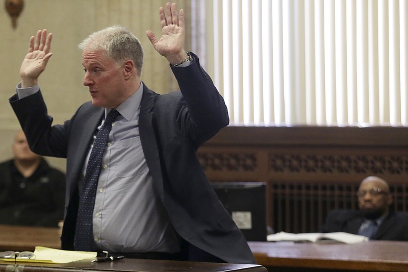 Man stands trial in killing of Chicago officer | Jefferson City News ...