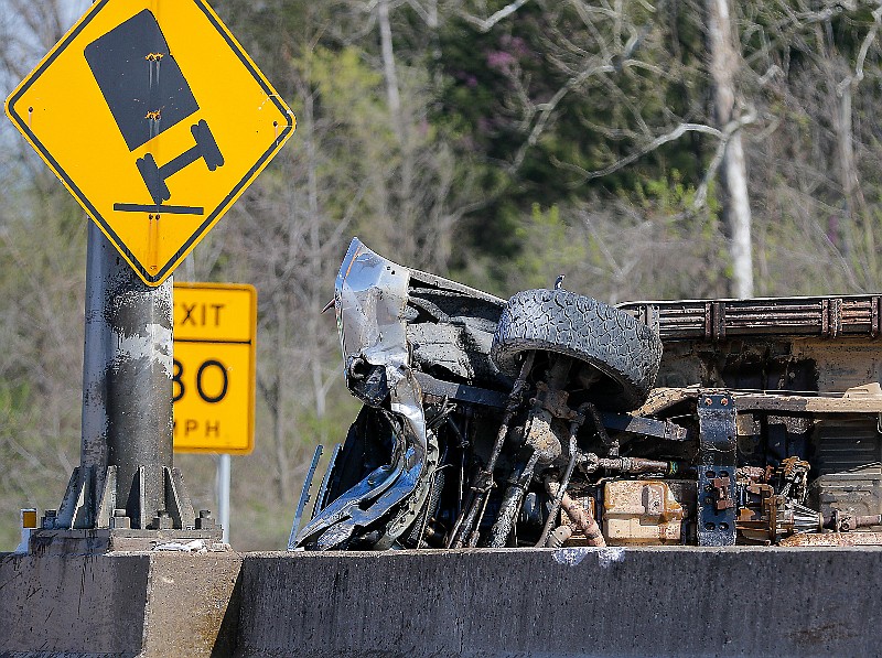 Jefferson City crash injures 2 | Jefferson City News Tribune