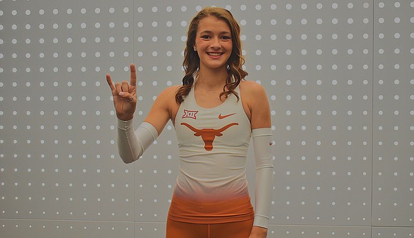 New Boston's Chloe Davis lands spot on Texas' track team | Texarkana ...