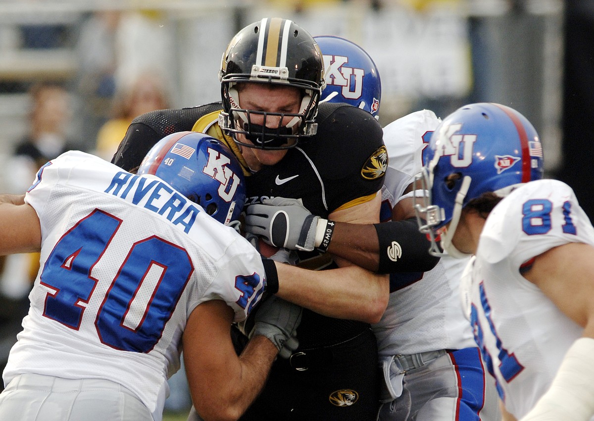 Missouri, Kansas agree to four-game renewal of Border War football ...