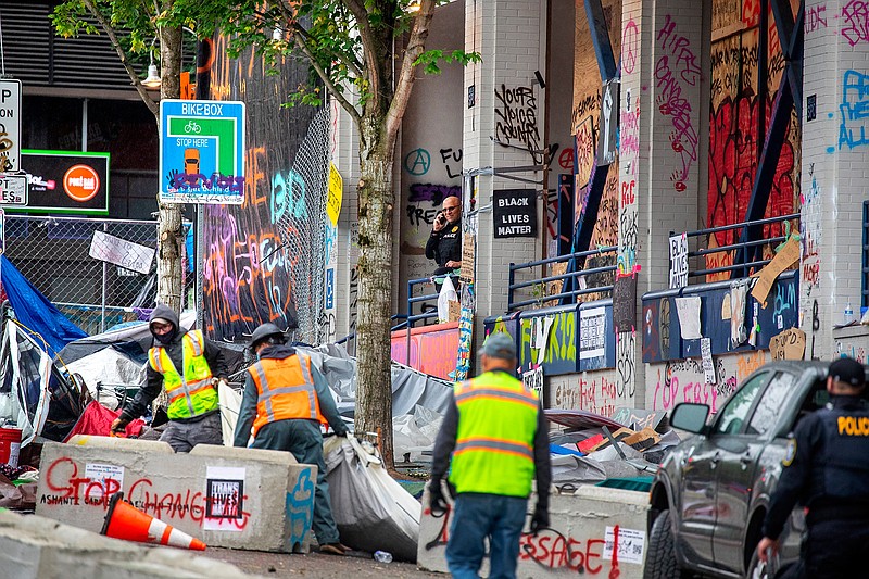 Seattle police clear 'lawless' protest zone | Texarkana Gazette