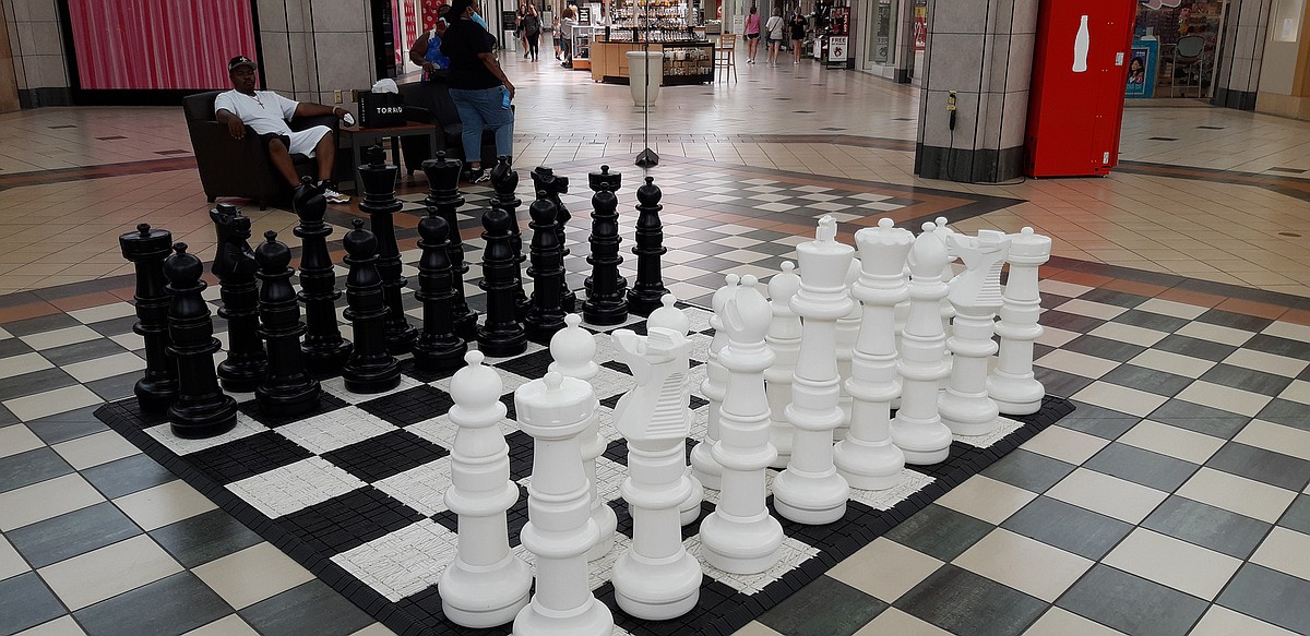 Checkmate at Central Mall | Texarkana Gazette