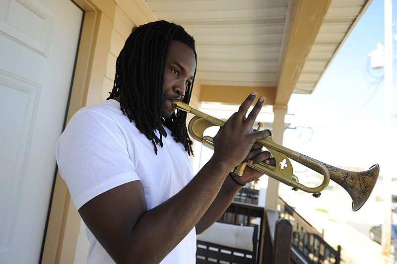 New Orleans musician offers kids trumpets for guns | Jefferson City ...