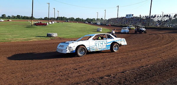 Speedway, crowd honors supporter, racer Mike Parker | Texarkana Gazette