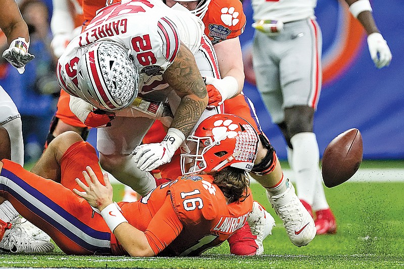 Clemson star QB Lawrence sputters in Superdome again | Fulton Sun