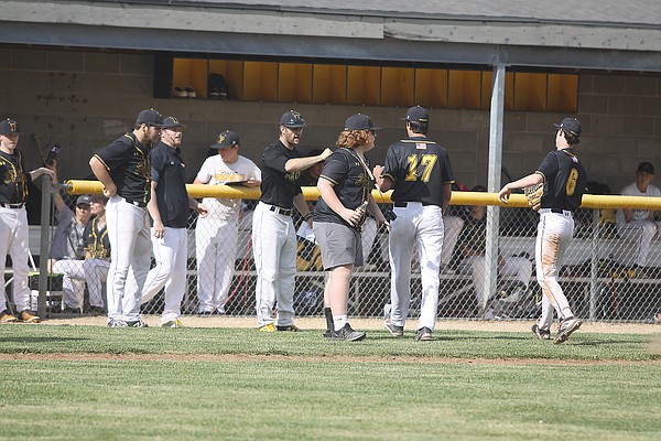 Fulton baseball comes through at the plate, beats Mexico 10-6 | Fulton Sun