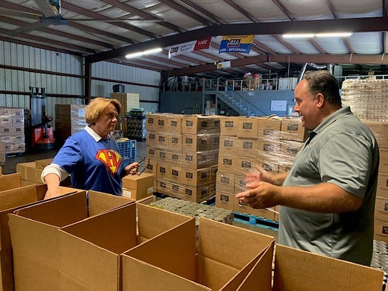 Lawmaker lends hand at local food bank | Texarkana Gazette