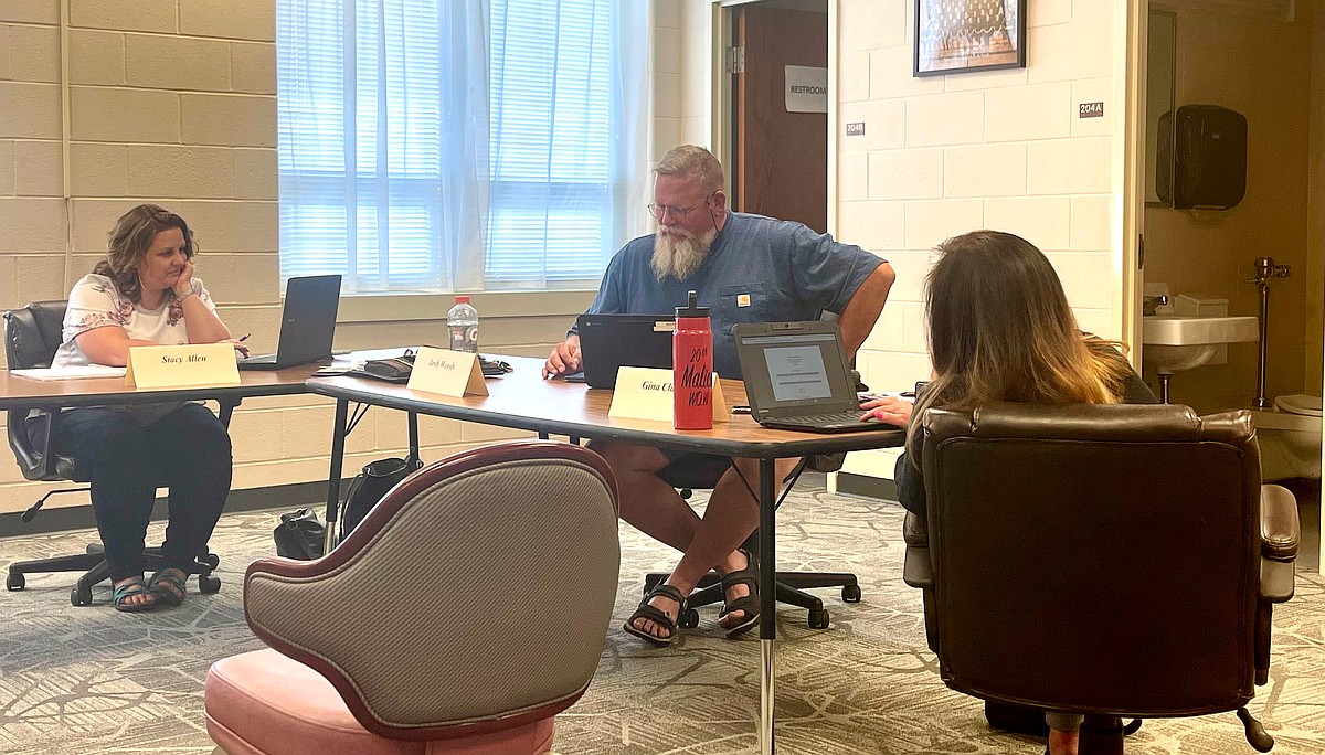 New Bloomfield Board of Education to consider tax rate hearing | Fulton Sun