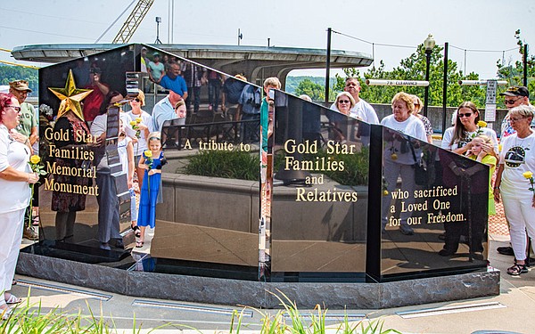 Gold Star Families Memorial Monument unveiled on Capitol grounds ...