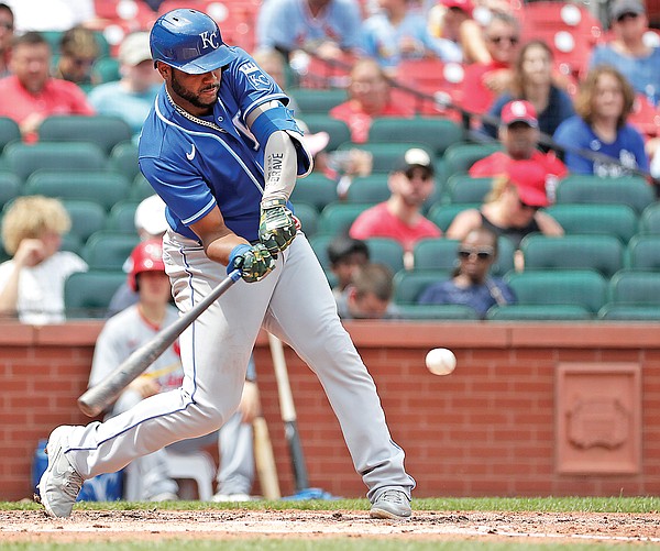 Lopez key hit in ninth after long rain delay, Royals top Cards 6-5 ...