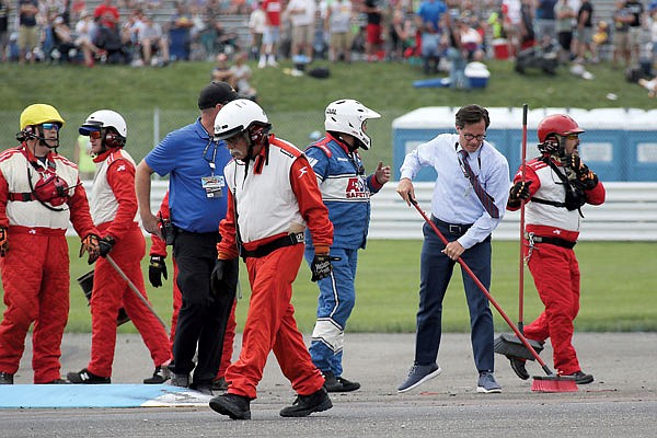 Race organizers looking for answers after Brickyard finish | Fulton Sun