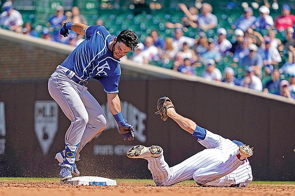 Hernandez strikes out eight, Royals batter Cubs 9-1
