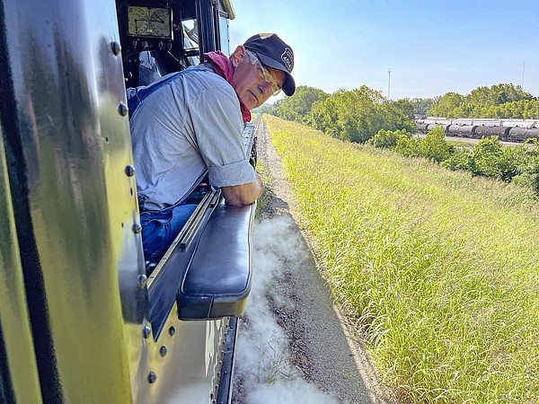 Union Pacific's Big Boy steam engine plans overnight stop in Jefferson ...