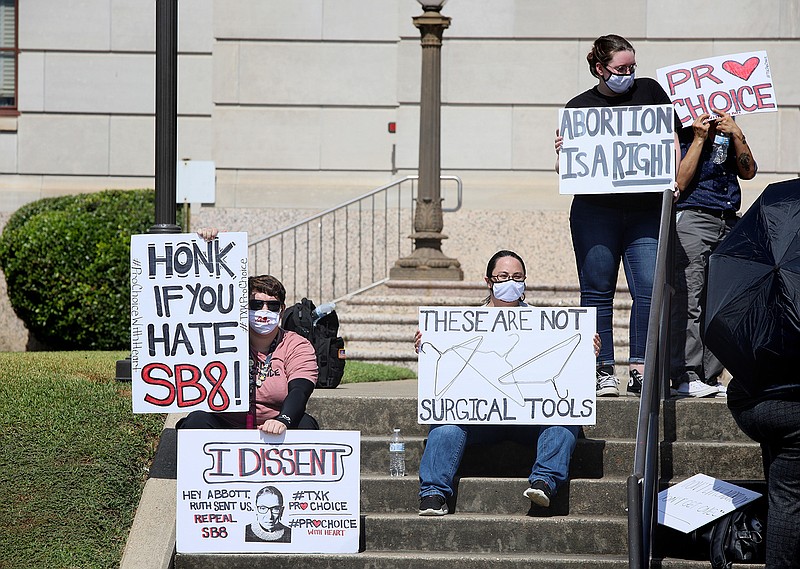 Pro-choice group holds protest at local courthouse | Texarkana Gazette